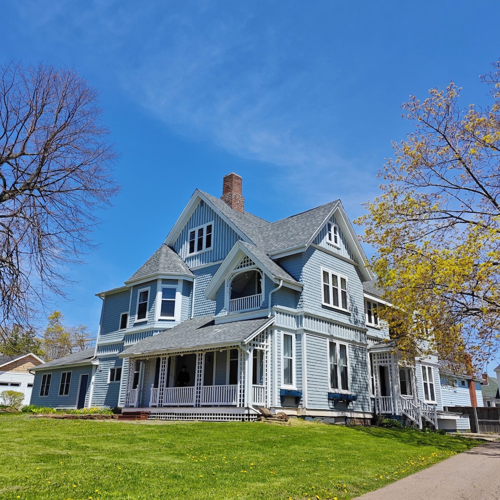 Andy's Blue House - Charlottetown
