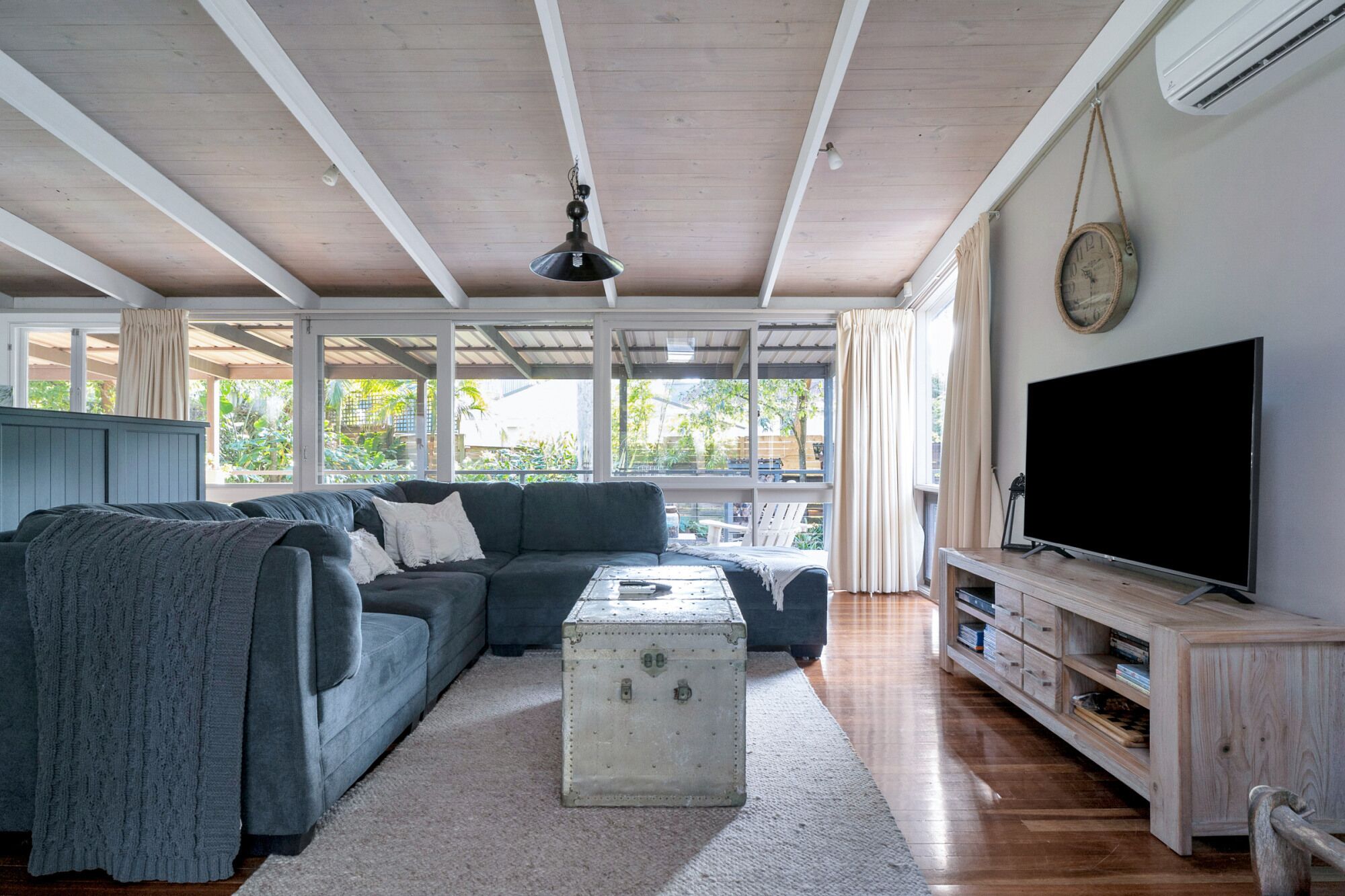 Secluded 3-bed Retreat Moments To The Beach - Batemans Bay
