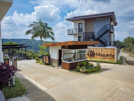 Fachada da propriedade