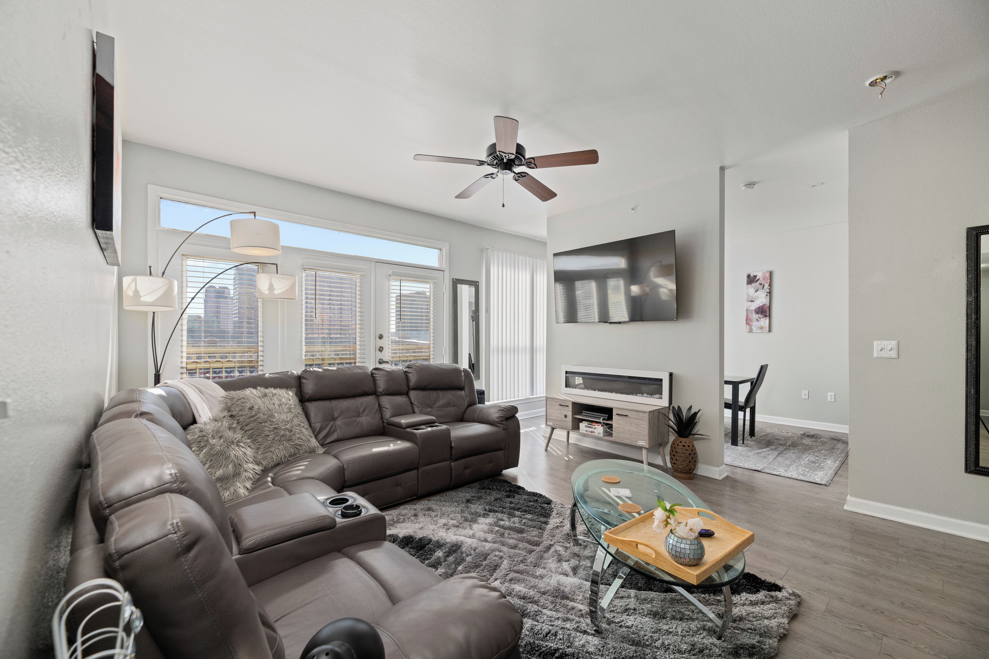 Charming Dallas Apartment With City Views - Lewisville, TX