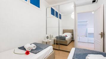 Apartamento família, 2 quartos, micro-ondas (Cozy Maria Apartment in Portofino) | 2 quartos, Wi-Fi