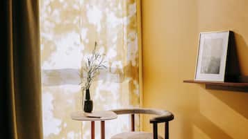 Chambre Supérieure Double ou avec lits jumeaux (pour les personnes à mobilité réduite) | 1 quarto, secretária adequada para computadores portáteis