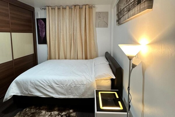 Stylish 1br Apt W/ Fireplace & High-speed Wifi - Central London