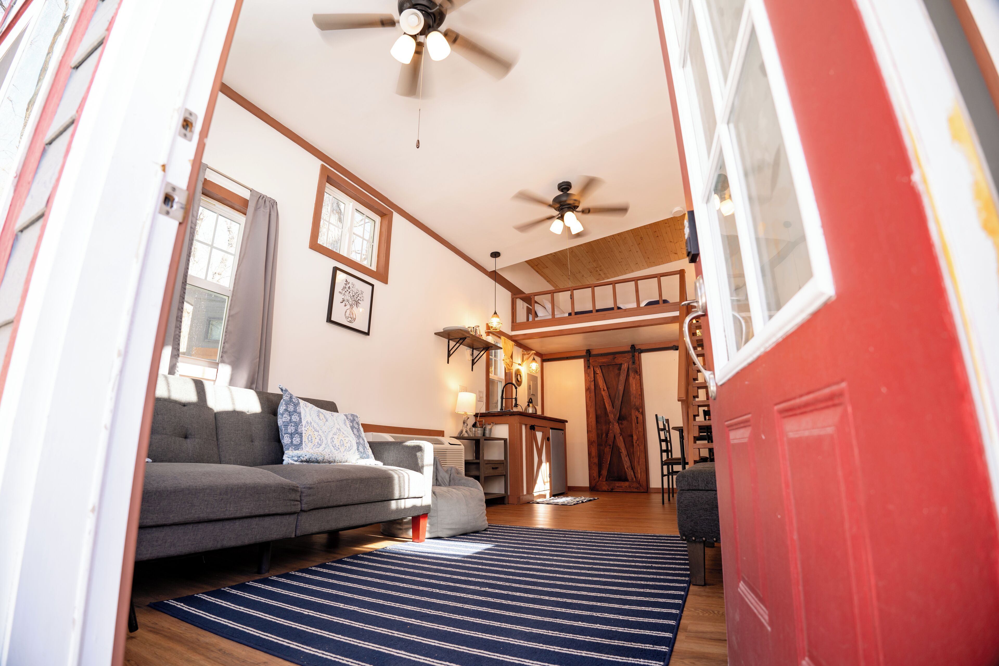 Discover Tiny Living: Spacious Pinewood Tiny Home In The Heart Of Lyons, Co - Colorado