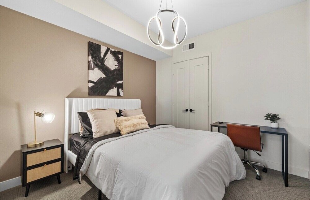 Luxury Modern Apt in Irvine - Santa Ana | Vrbo