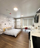 Quarto, 1 cama de casal (Studio) | Escrivaninha, ferros/tábuas de passar roupa, Wi-Fi de cortesia