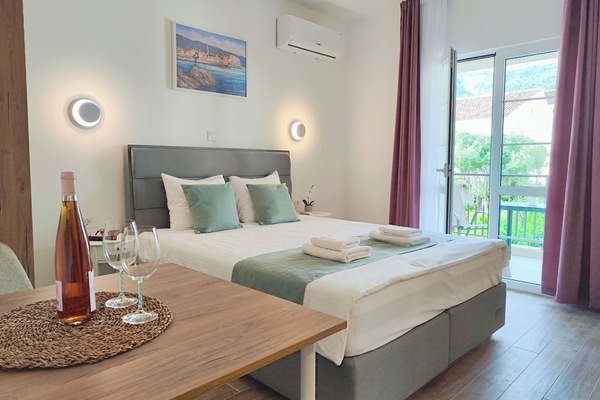 Estúdio Standard, 1 cama queen-size | Quartos insonorizados, ferro/tábua de engomar, Wi-fi grátis