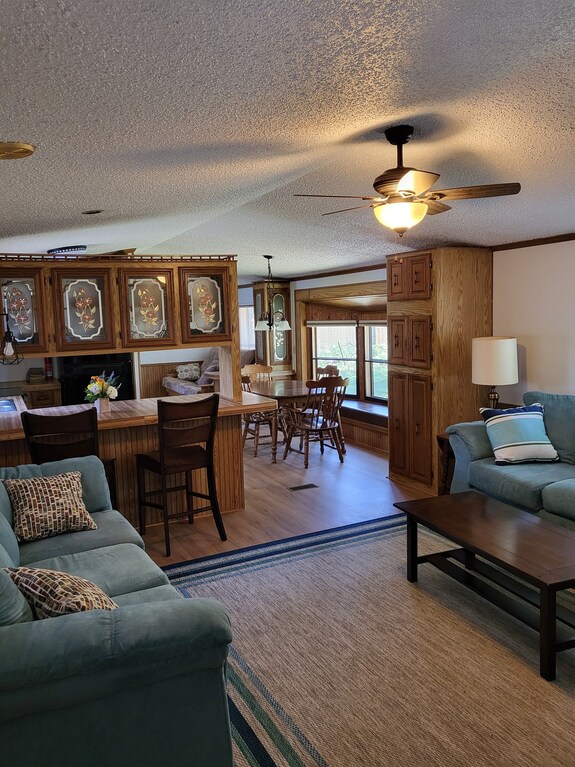 Peaceful Home On Little Round Lake Near Eaa, Iola Car Show & The Packer Stadium. - Wisconsin