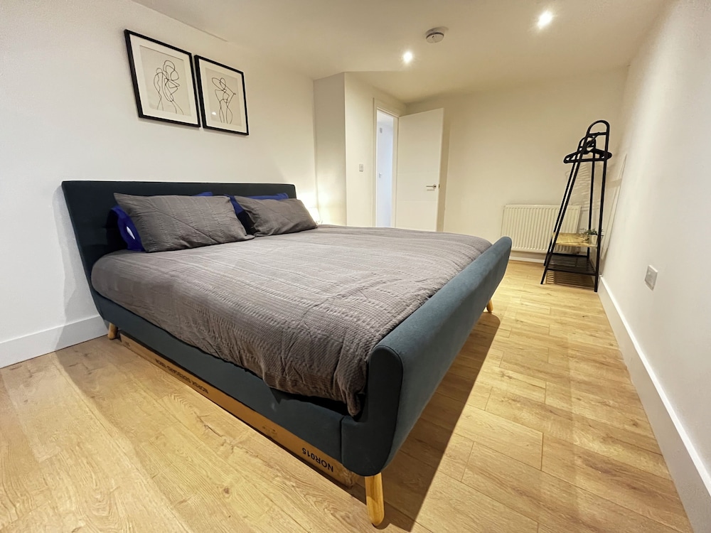 Maidstone City Centre Penthouse - Maidstone