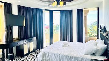 Quarto casal executivo | Escrivaninha, quartos à prova de som, Wi-Fi de cortesia, roupa de cama