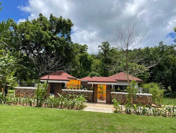 Aranya Nivas Resort - Jharkhand