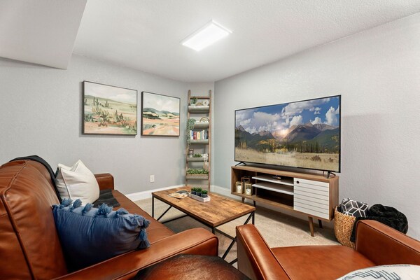 Beautiful Old Town 2 Bedroom Apartment With Bikes! - Wellington, CO