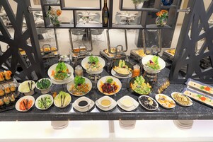 Pequeno-almoço tipo buffet diário incluído 