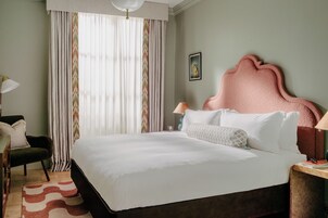 Minibar, cofre no quarto, ferro/tábua de engomar, Wi-fi grátis 