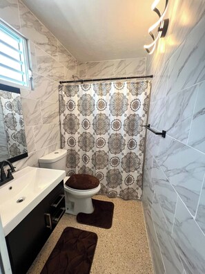 Apartamento, 1 quarto, fumadores, vista para o jardim | Duche na casa de banho