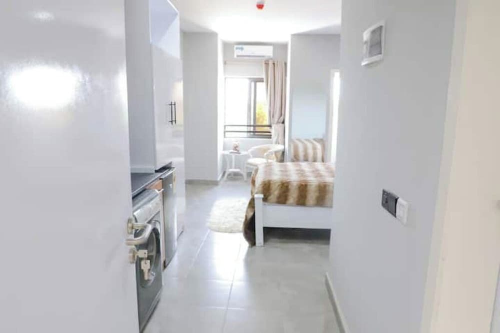 PRINCE ADU-AFFUL- Sylz Residence Studio 4 - 5 Mins to Labadi/Laboma ...