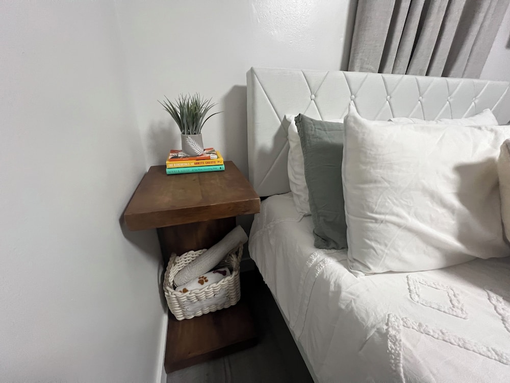 Cozy Guest Suite W/kitchen & Patio - Great Location- Disney-beaches-dtla-uptown - La Mirada, CA