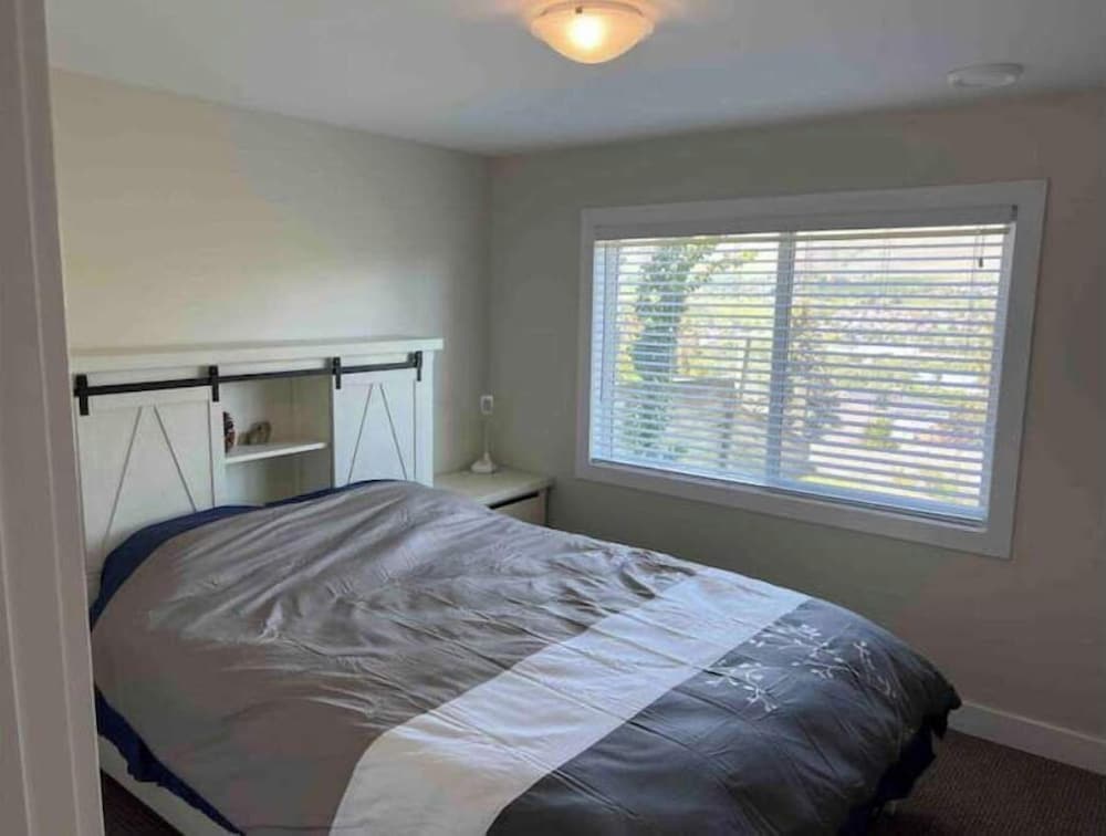 Private 1bd 1 Ba Suite W/ Lake Views - Vernon, BC, Canada