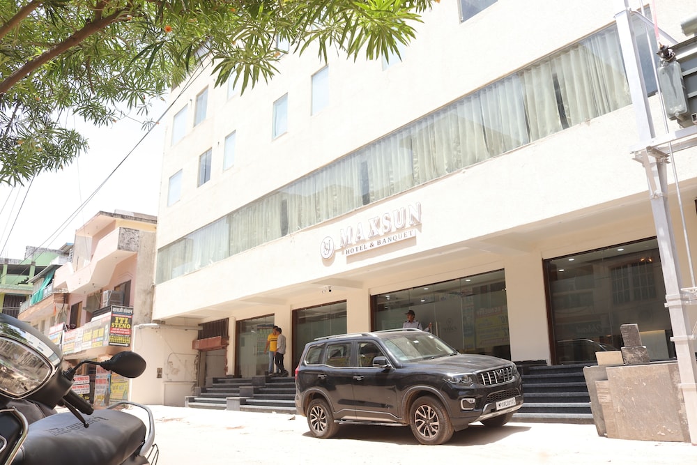 Hotel Maxsun Gwalior - Gwalior