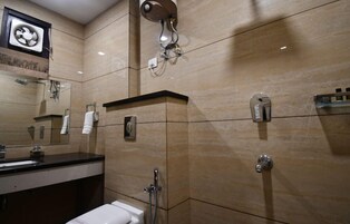 Um polibã, um secador de cabelo (mediante pedido), toalhas fornecidas 