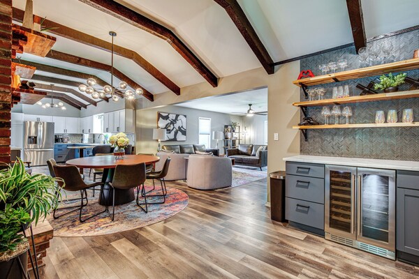 Chic Family-friendly Home In Riverside: 7 Mi To Kc - Kansas City, MO