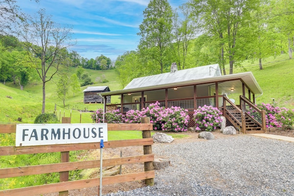 Cozy Mars Hill Farmhouse W/ Scenic Views - North Carolina