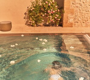Piscina exterior sazonal 