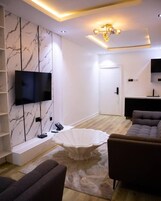 Suite Executiva, 1 cama king-size, não fumadores, casa de banho privativa | Comodidade do quarto