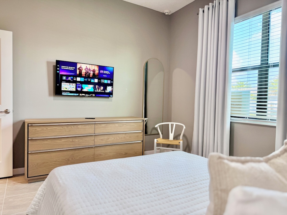 Summer Kitchen, Pvt Pool & Themed Bedrooms, On Int. Drive Near Universal Studios - Orlando