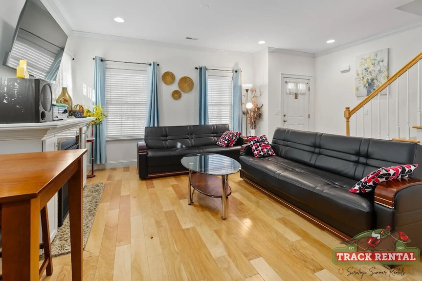 Brand New Home In Saratoga Springs Close To All. Track. Broadway. Walk To Spac. - Saratoga Springs, NY