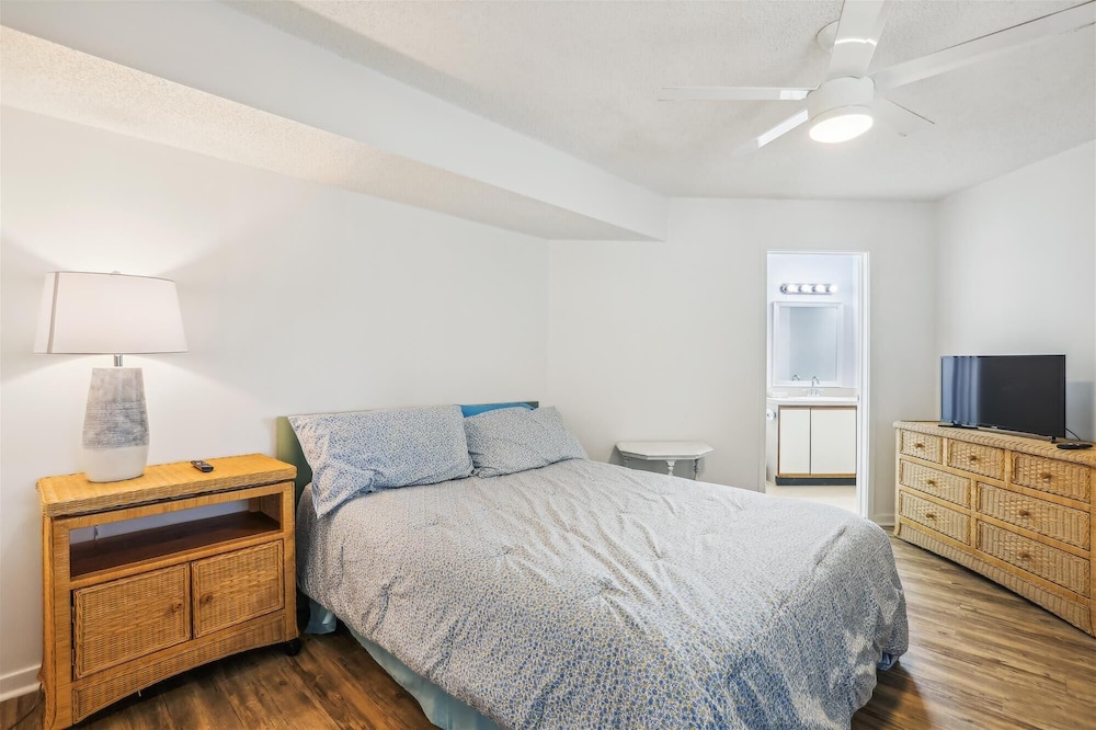 Coastal Retreat At Hibiscus Resort St. Augustine - Crescent Beach, FL