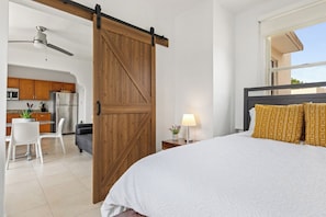 Apartamento, 2 quartos | Edredões de penas, Wi-fi grátis, roupa de cama fornecida 