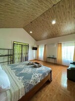 Cabana de Madeira Tradicional, 1 cama king-size e sofá-cama, não fumadores, cozinha | Com mobília individualizada 