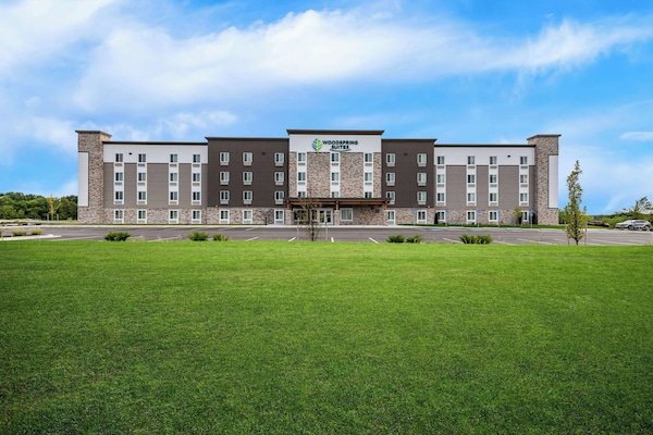 Woodspring Suites Kansas City Airport - Kansas City, KS