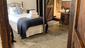 Quarto Twin Comfort, casa de banho privativa | Lobby