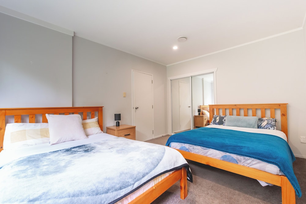 Remuera 5 Bedroom Holiday House - Auckland