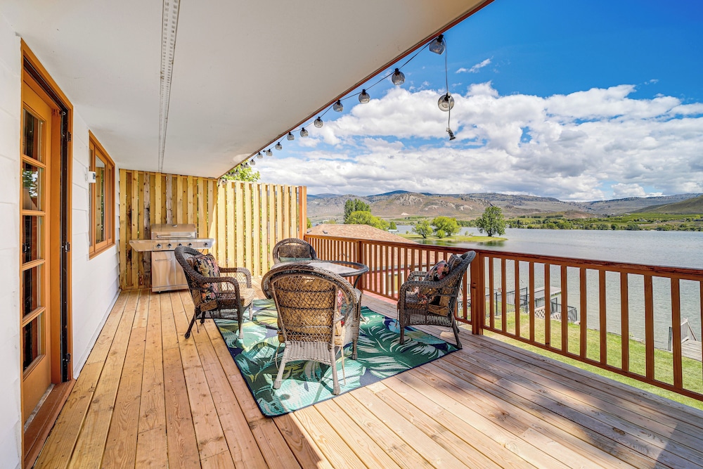 Lakefront Oroville Paradise: Private Beach & Dock! - Wannacut Lake, Oroville