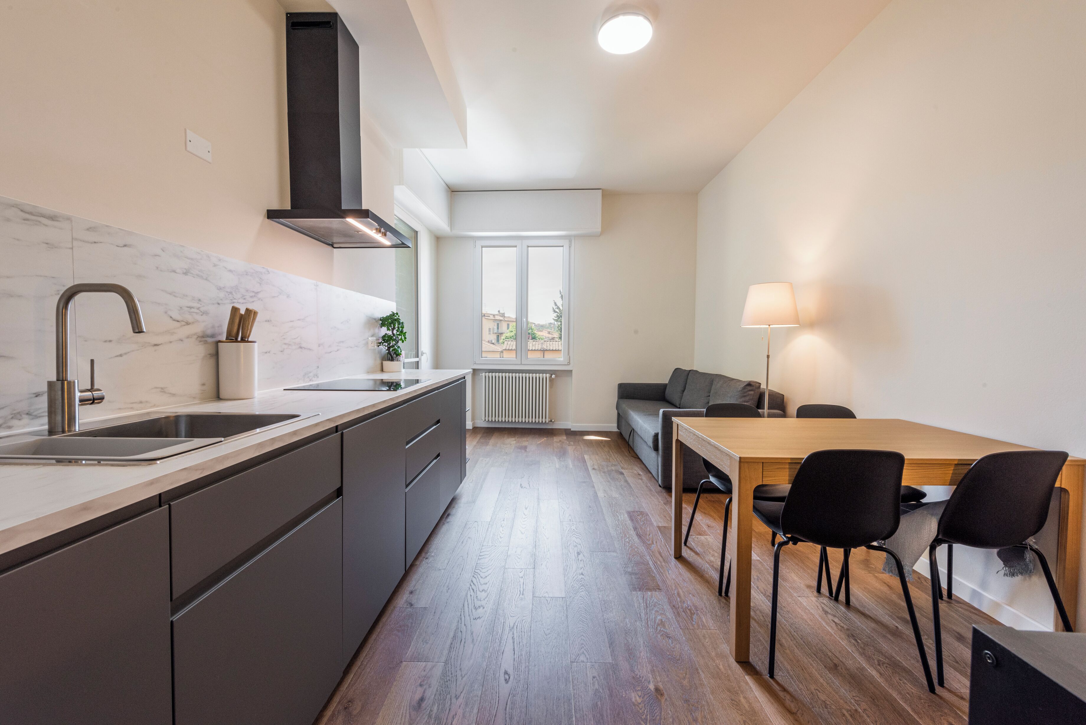 Apartamento conforto | Cozinha privada | Geladeira, cooktop, lava-louças, talheres/pratos/utensílios de cozinha
