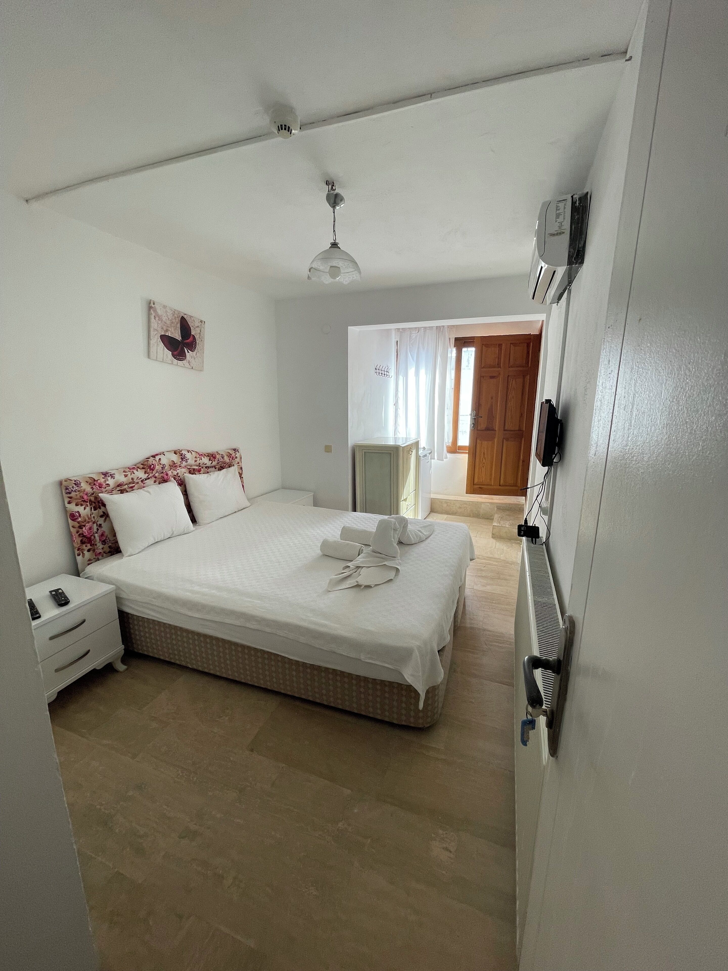 Quarto Standard, 1 cama de casal | Com decoração personalizada, com mobília individualizada, Wi-fi grátis 