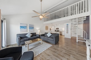 Apartamento em Condomínio Fechado, várias camas (Cotton Bayou 7H) | Sala de estar
