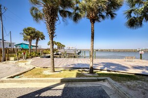 Apartamento em Condomínio Fechado, várias camas (Navy Cove Harbor 1206) | Marina