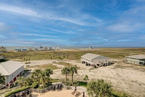 Apartamento em Condomínio Fechado, 1 cama king-size e sofá-cama (The Dunes 507) | Terrenos do alojamento