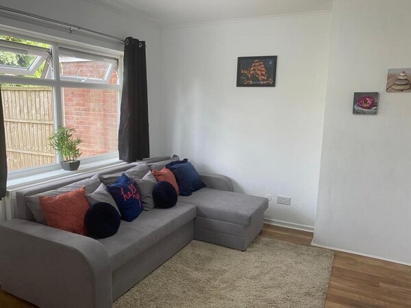 Birmingham - 4br - Sleeps 9 - Parking - Garden - Birmingham