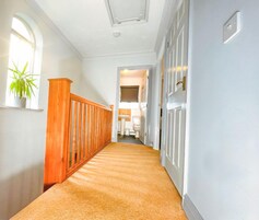 Casa Empresarial, casa de banho privativa, vista para o jardim (Rider Gardens Home) | Diversos