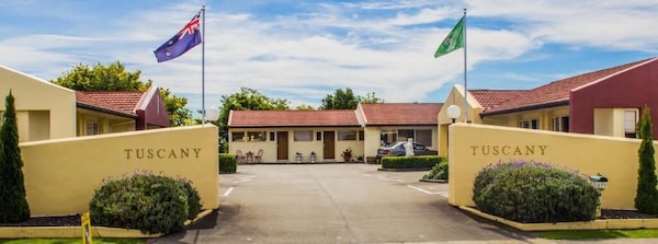 벨라 투스카니 온 케네디 - 네이피어