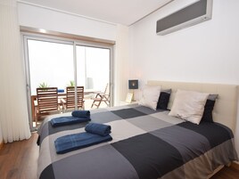 Casa | 3 quartos, com mobília individualizada, ferro/tábua de engomar 