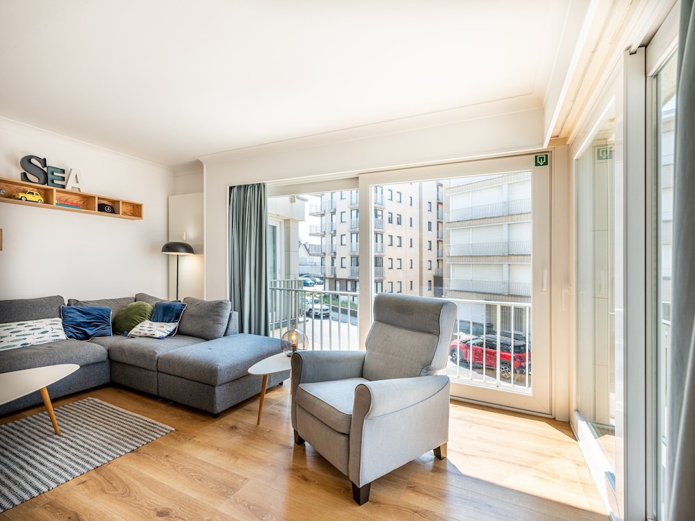 Modern Apartment In Koksijde With Sea View - La Panne