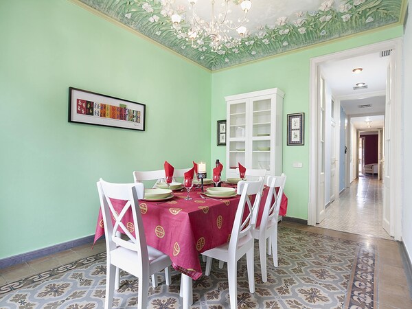 Apartment In Barcelona Near Passeig De Gracia - Barcelona
