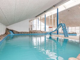 Casa | Piscina | Piscina interna, piscina externa