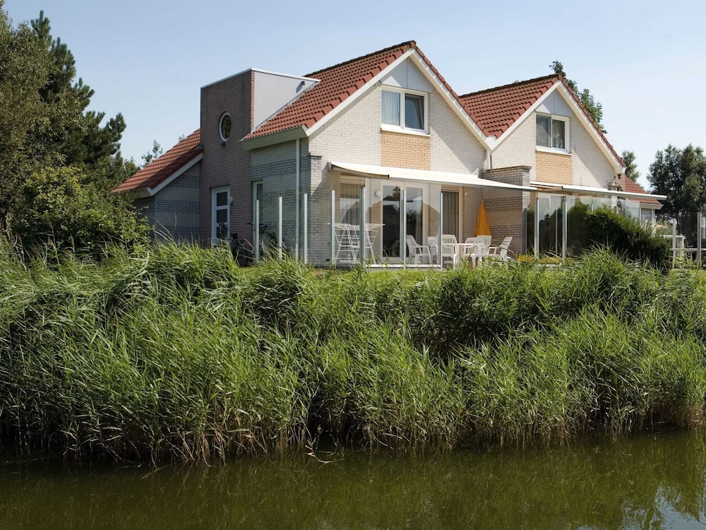 Holiday Home On The Water In Friesland - Makkum